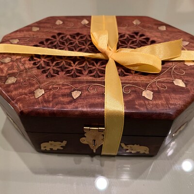 Hand Carved Round Wooden Box Jewelry, Trinkets, Nuts Great Gift - Etsy