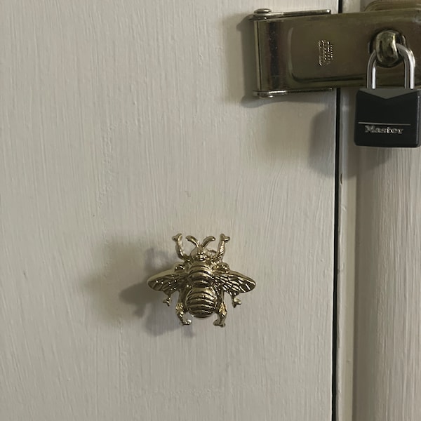 Brass Bee Knobs , Bumble Bee Drawer Pulls, Custom Engraved Wardrobe Knob Cabinet Knobs Modern ...