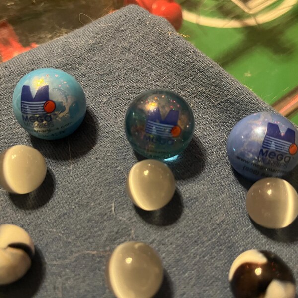 90's marbles Playing Banjo Ceramic Piggy Bank Snoopy's Brother Vintage ...