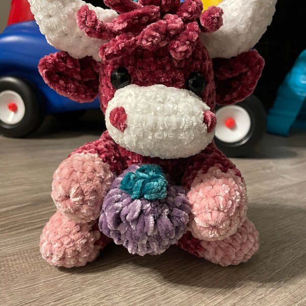 Raspberry Highland Cow Plush, Crochet Cow Plushie, Cute Amigurumi Cow ...