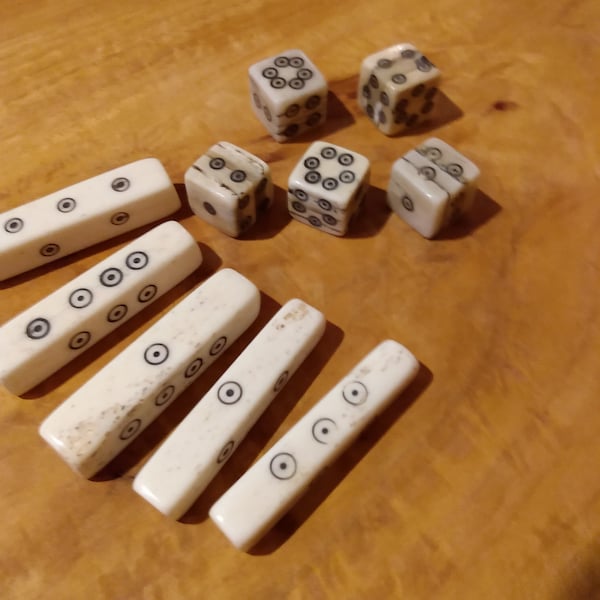 Medieval Bone Dice Set - D4 (set of 5) Set for Gaming, SCA, Creative ...