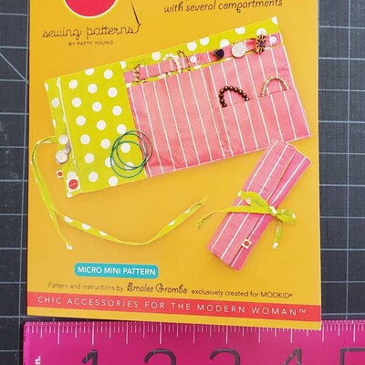 Caddy Pad A Caddy to Carry Your Iron Unfolded It's an Ironing Pad A ...