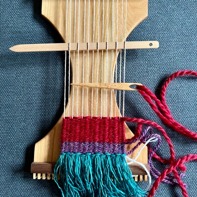 The minnow Small Hand Held Loom - Etsy