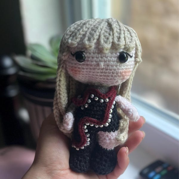 Taylor Swift Amigurumi Crochet Pattern, Funko Pop Style (PDF) - Etsy