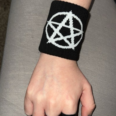 EYES Pastel Goth Halloween Necklace With Bat Wings Cross O-ring ...