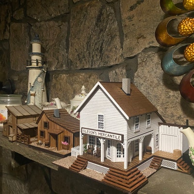 Little House on the Prairie Miniature Oleson's Mercantile, Walnut Grove ...