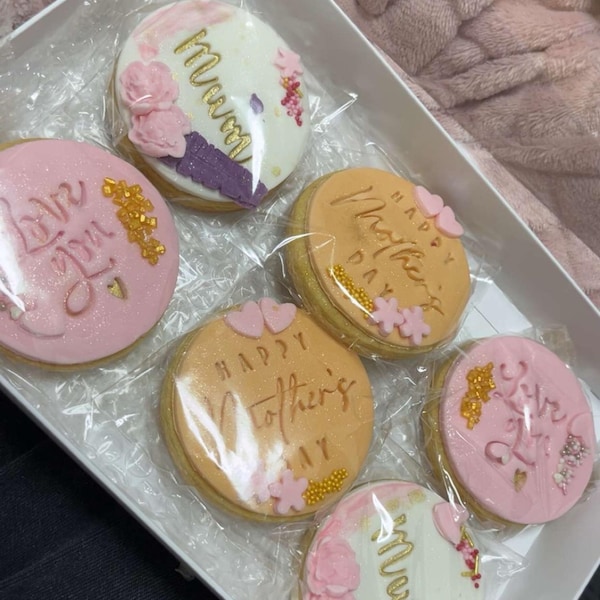 Personalized Easter Shortbread Biscuits Treat Box-chocolate Egg Cookies ...