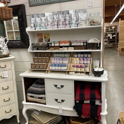 Display Shelves for Crafters, Farmers Markets. Display for Soap ...