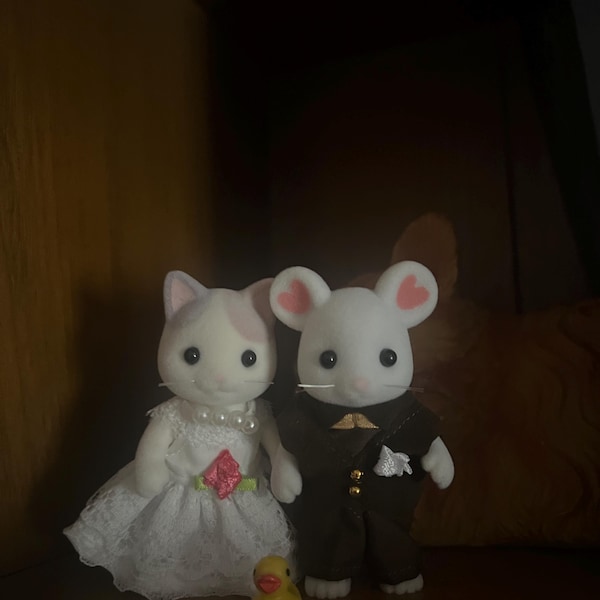 Calico Critters Seaside Treasure Set, Snorkle and Flippers With Lily ...