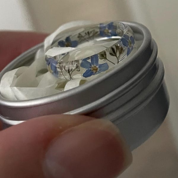 Floral Resin Ring, Clear Resin Ring Band With Pressed Forget-me-not and ...