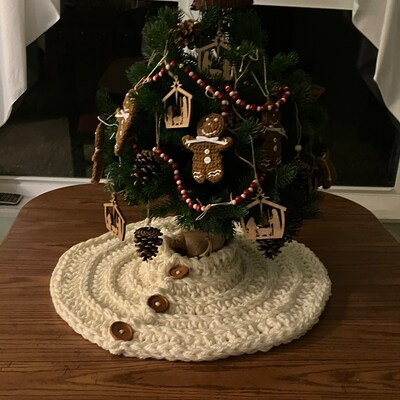 Farmhouse Christmas Tree Skirt / Crochet Rustic Christmas Tree Skirt ...