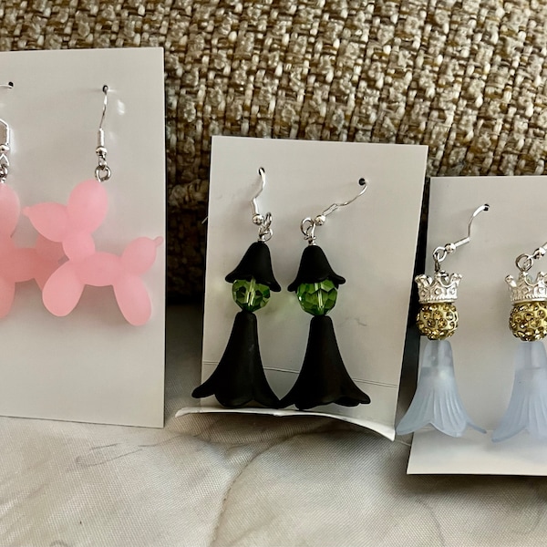 Wicked Inspired Earrings: Elphaba and Glinda Jewelry - Etsy