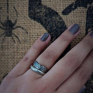 Mini Taphophile Ring in Sterling Silver or Gold Memento Mori Skull - Etsy