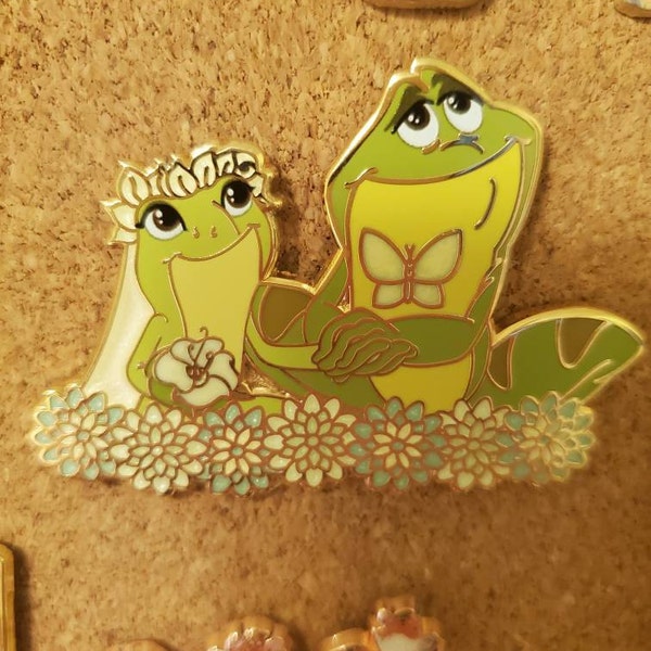 Black Cauldron - Brave and True - Taran Princess Eilonwy Bauble - Black ...