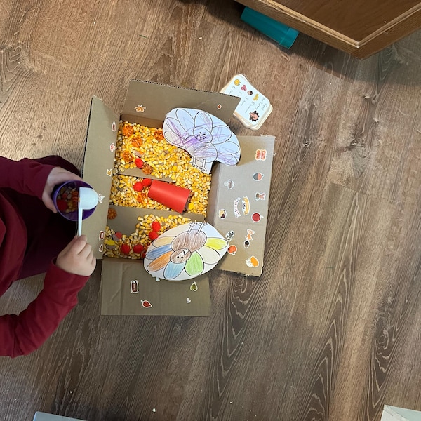 Friendship Potion Sensory Bin | Sensory Bin | Preschool Valentine Game ...