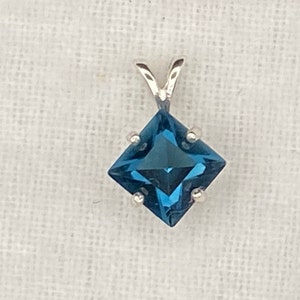 Wholesale Bright Blue Lab Created Sapphire 1-15mm Round - Etsy