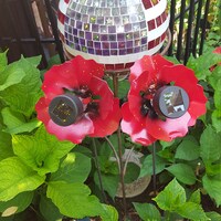 One Metal Poppy Solar Light Flower - Etsy Canada