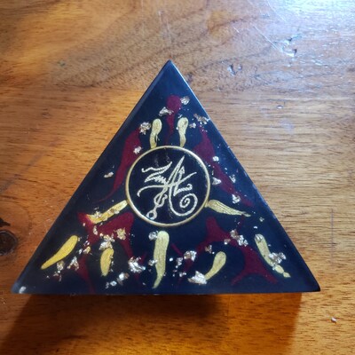 Shadow Altar Table - Etsy