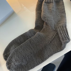 KNITTING PATTERN Classic Men's Knit Socks Knitting Pattern, Easy Men ...