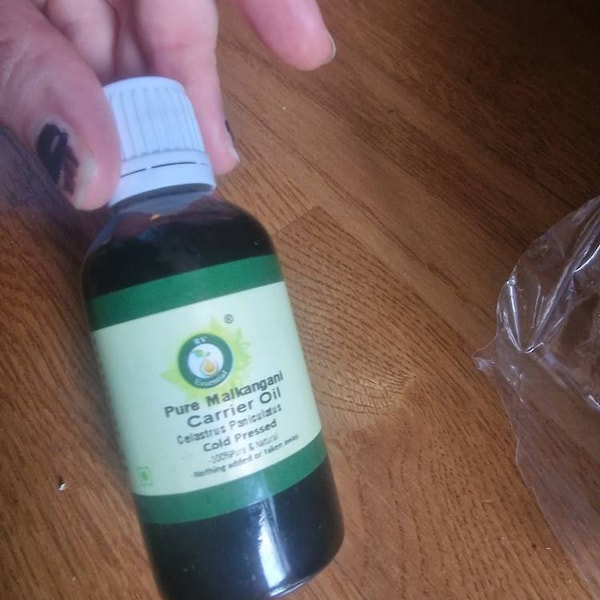 Malkangani Oil Pure Malkangani Carrier Oil Celastrus Paniculatus 100% ...