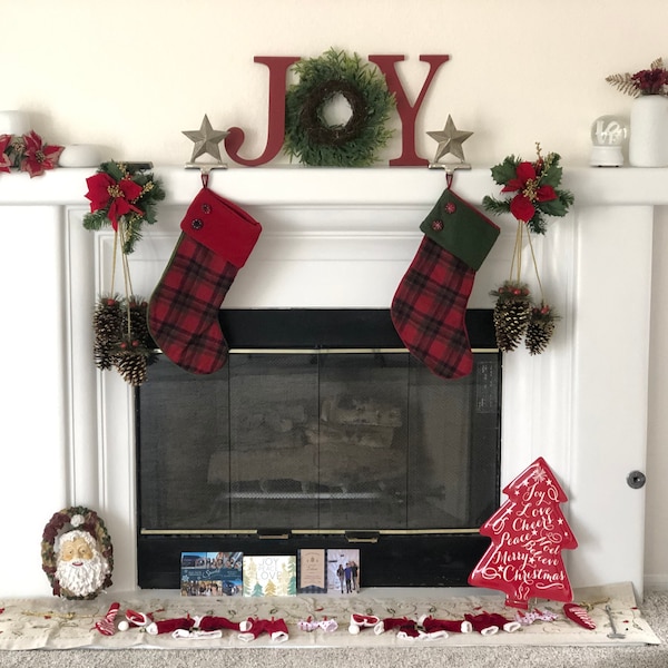 JOY Sign With Wreath – Farmhouse Christmas Decor Indoor - Red Large ...