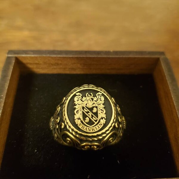 Family Crest & Coat of Arms Signet Ring, Custom Silver Rings for Men ...
