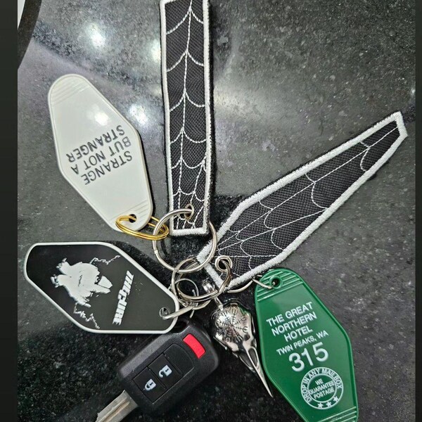 Golden Girls Shady Pines Keychain - FREE SHIPPING - Etsy