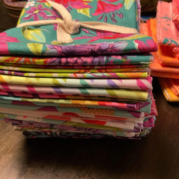 Abandoned Kit With Brickwork Pattern - 10 Fat Quarters - by Tim Holtz ...