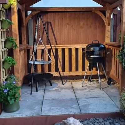 Hampton Large Corner Arbour - Etsy UK