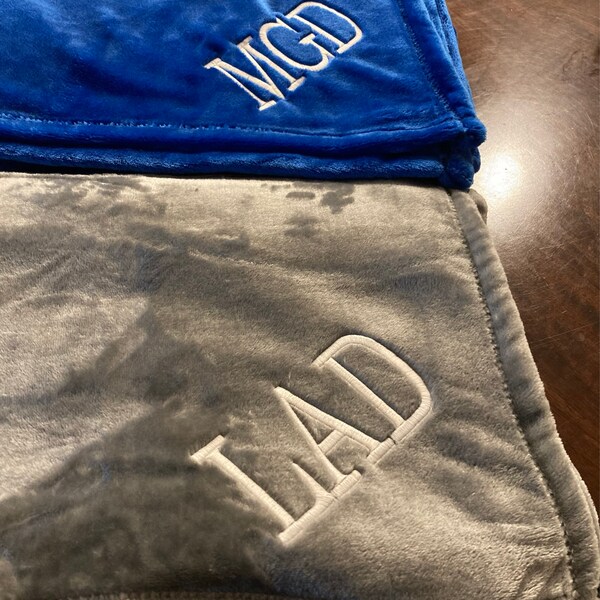 Personalized Custom Soft Blanket With SERIF BLOCK Name - 9 Colors to ...