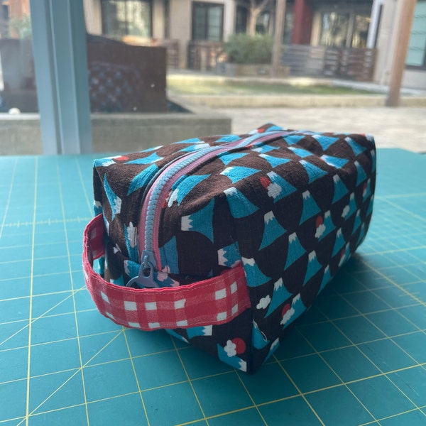 Boxy Pouch Sewing Pattern | Dopp Kit | Zipper Pouch | Boxy Bag ...