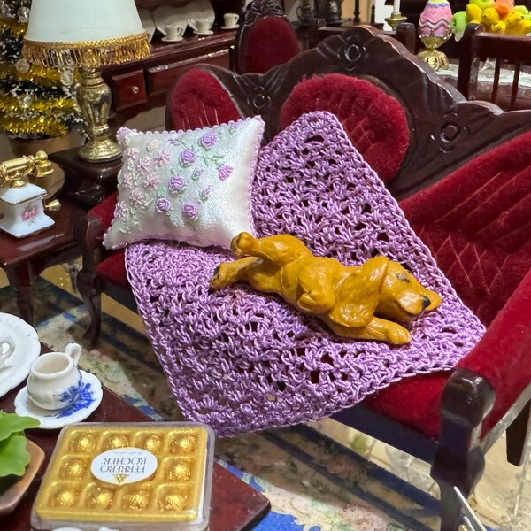 Elegant White Blanket With Springtime Flowers for Your 1-inch Scale ...