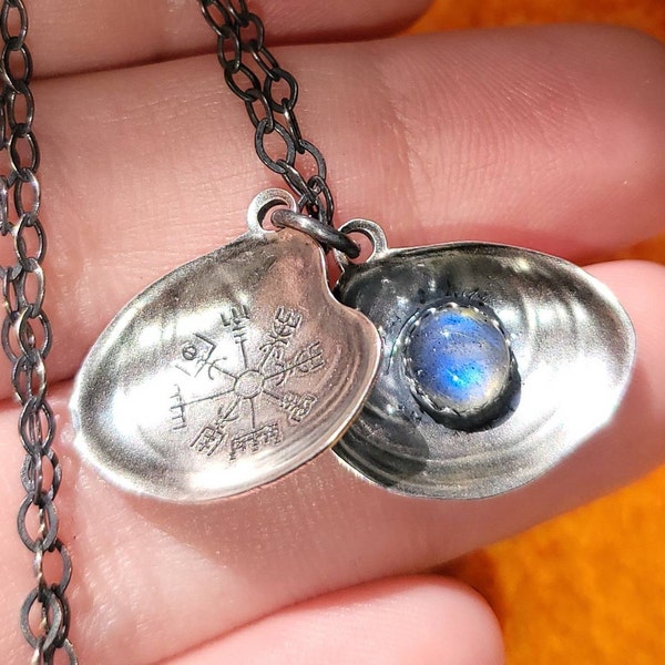 Vegvisir + Labradorite Pendant - Clamshell Locket - Viking Woman ...