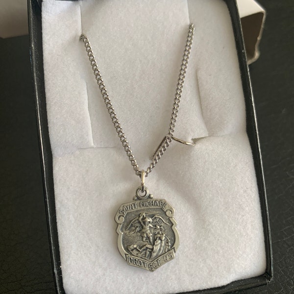 Miraculous Medal Necklace: A Symbol of Faith and Protection. Medal of ...