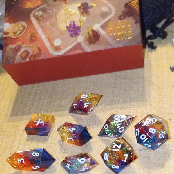 Fireheart Single D20 Fire Dice, Handmade Resin Sharp Edge Dnd Dice Set ...