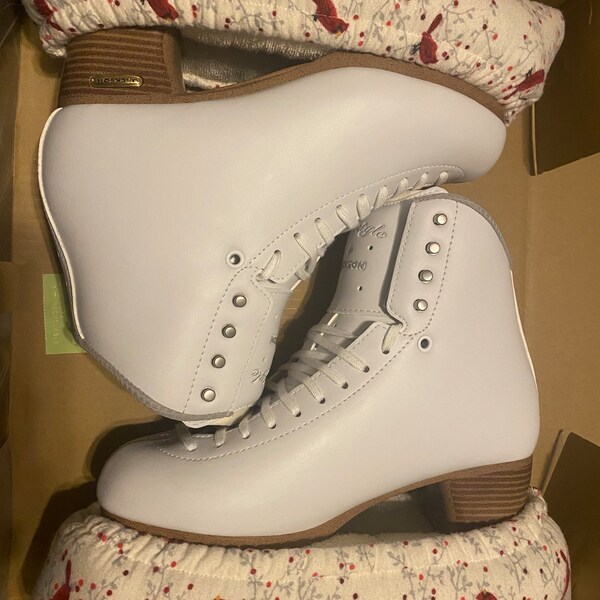 Pale Pink W/ Bows Super Puffy Ice Skate Skating Soakers Blade Covers ...