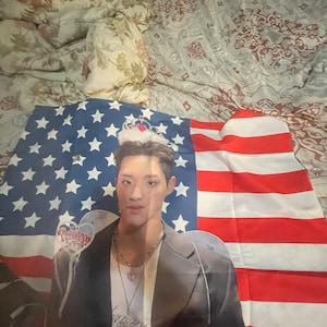 Loona Chuu Salute Flag Banner, Chuu American Flag Tapestry, Chuu Merch ...