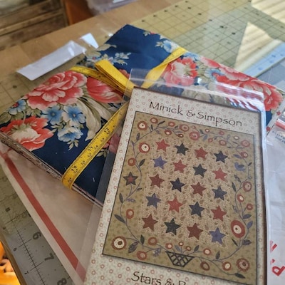 Coastal Lily Quilt Pattern by Minick and Simpson - Etsy