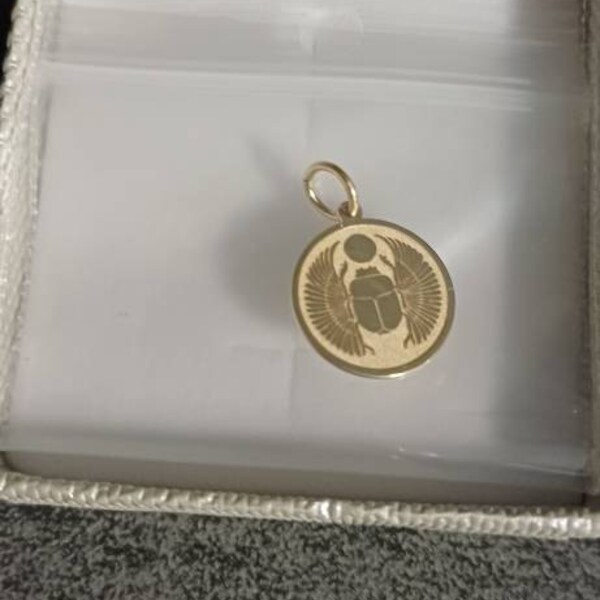 14K Solid Gold Ocean Wave Necklace: Engraved Round Pendant ...