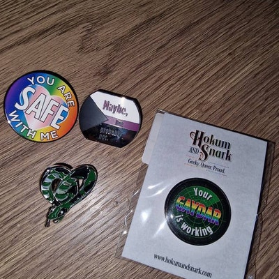 Demiromantic Frog Pin LGBTQ Frog in Demiromantic Pride Flag - Etsy