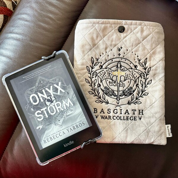 Obsidian Pages Quilted Gothic Book Sleeve - Etsy