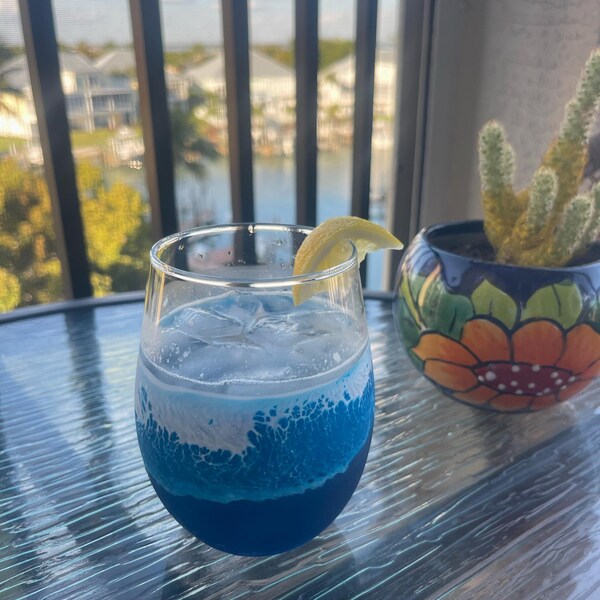 Handcrafted Ocean-inspired Wine Glasses With Resin Waves – Coastal ...