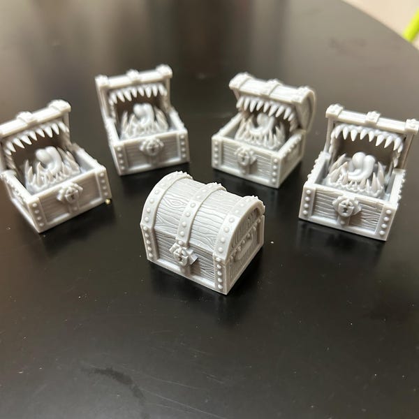 Opening Mini Mimic-you Can Close and Open It! Looks Like an Innocent ...