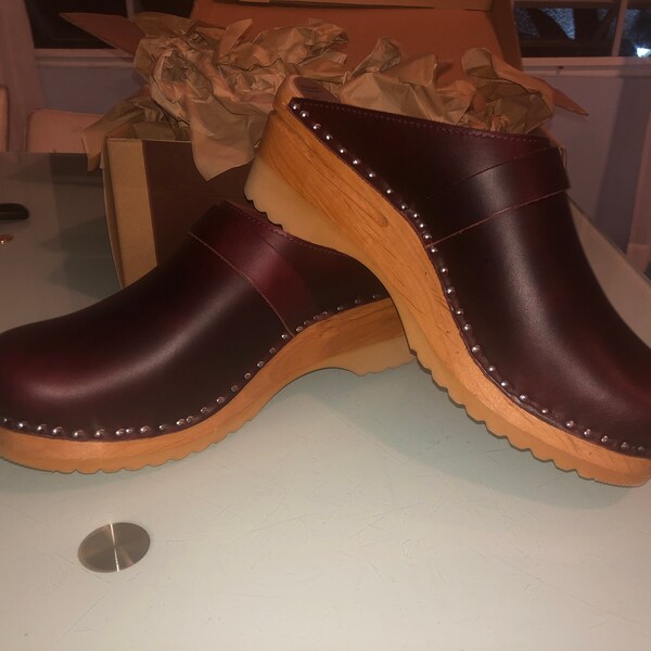Classic Swedish Clogs / Da Vinci Bordeaux Pull up Leather Clog ...