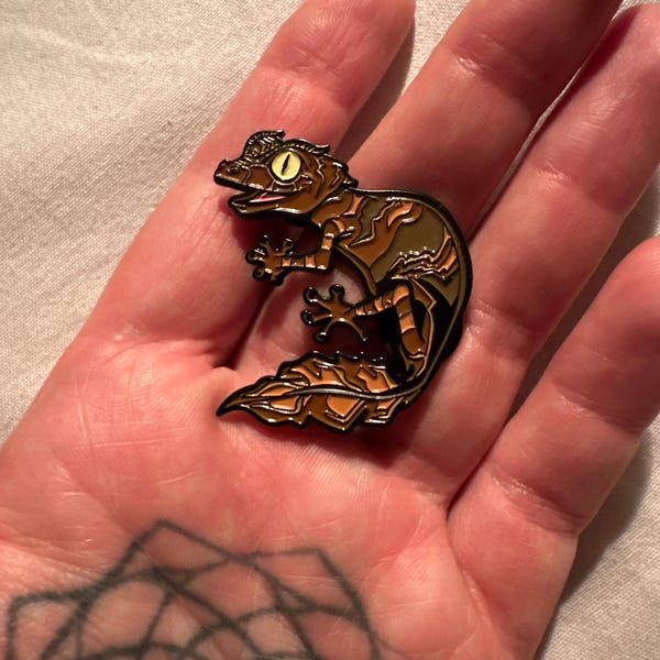 Maned Wolf Pin (PN X Endangered Wolf Center) - Etsy