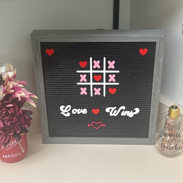 Tic-tac-toe Letter Board Icons - Happy Valentine's Day - Hugs and ...