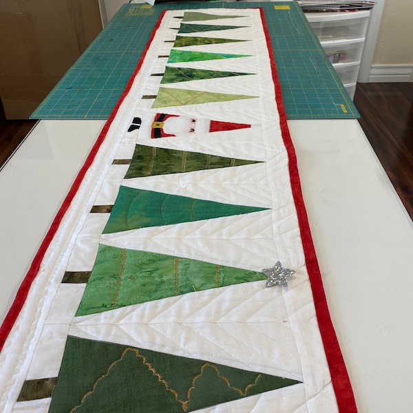 Santa in the Trees Table Runner Pattern PDF - Etsy