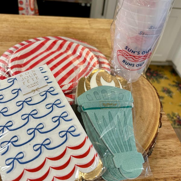 Classic Baby Blue Paper Plates, 8c | Scalloped Party Plates, Blue ...