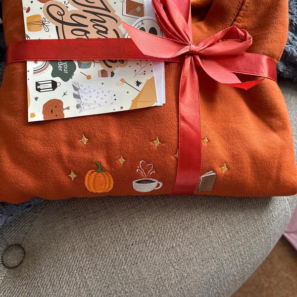 Hot Girls Read Books Embroidered T-shirt Book Lovers Summer Tee Booktok ...