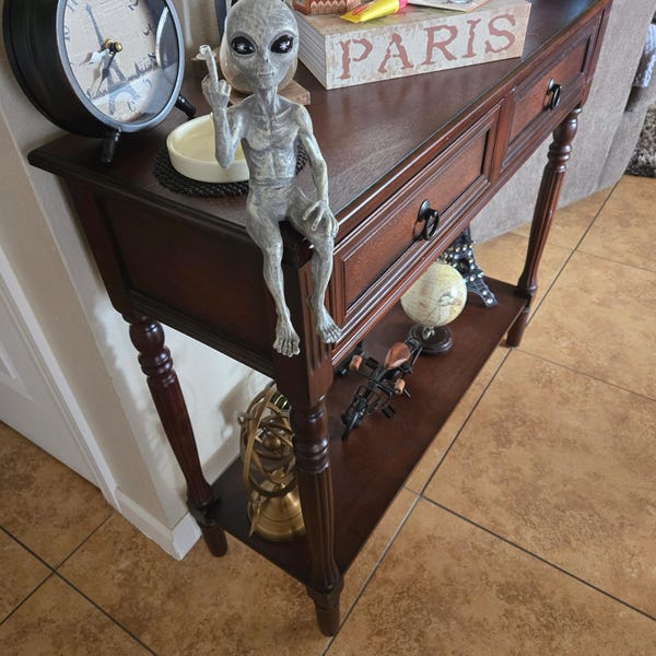 Rude Alien Statue “flipping the Bird” 10″ H Shelf Sitter ...